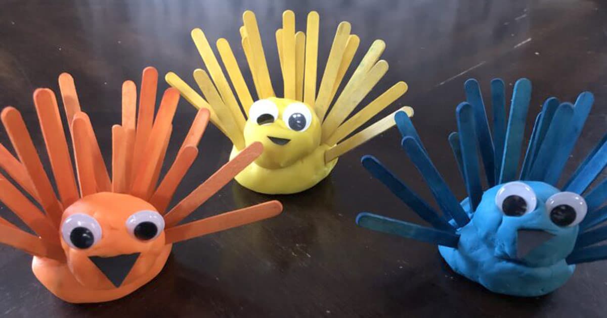 Play Dough Turkey Color Match Quick and Easy Activity for Kids - HOAWG