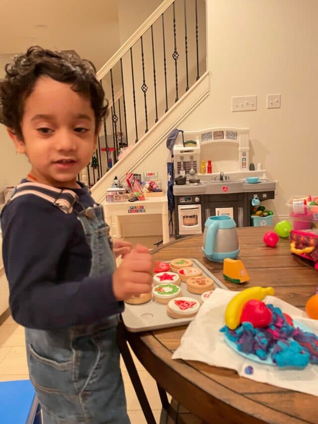Let's Pretend Play to Connect through Your Child's Imagination