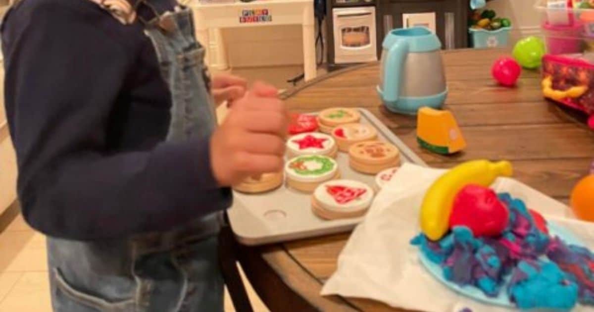 Let's Pretend Play to Connect through Your Child's Imagination