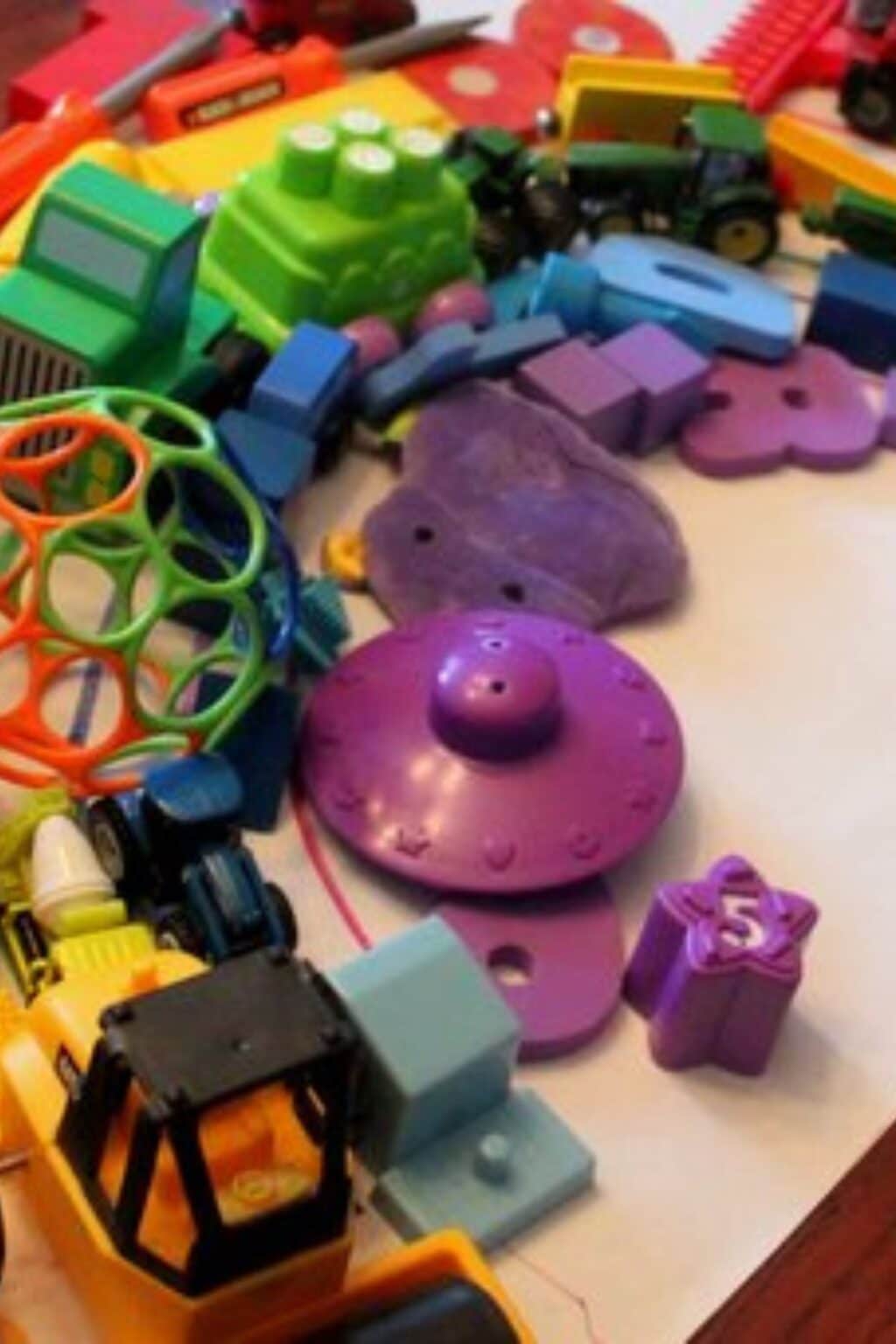 Colorful Rainbow Scavenger Hunt with Printable Clues for Easy Setup