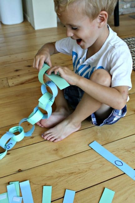 It's Playtime! : Paper Holiday Decorations - Hands On As We Grow®