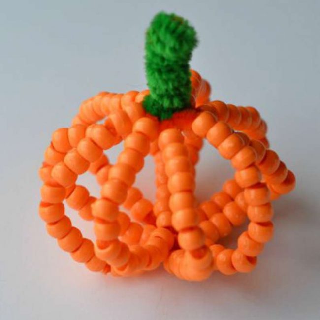 36 Cute & Easy Pumpkin Crafts for Kids to Make! - HOAWG